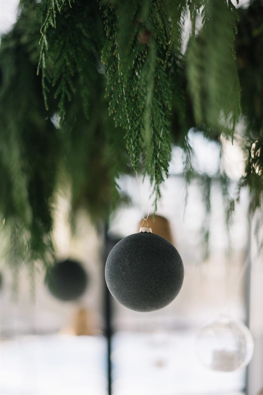 A Minimal & Modern Country Christmas Table Setting - The Ginger Home