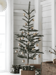 How to Decorate a Sparse Christmas Tree - The Ginger Home