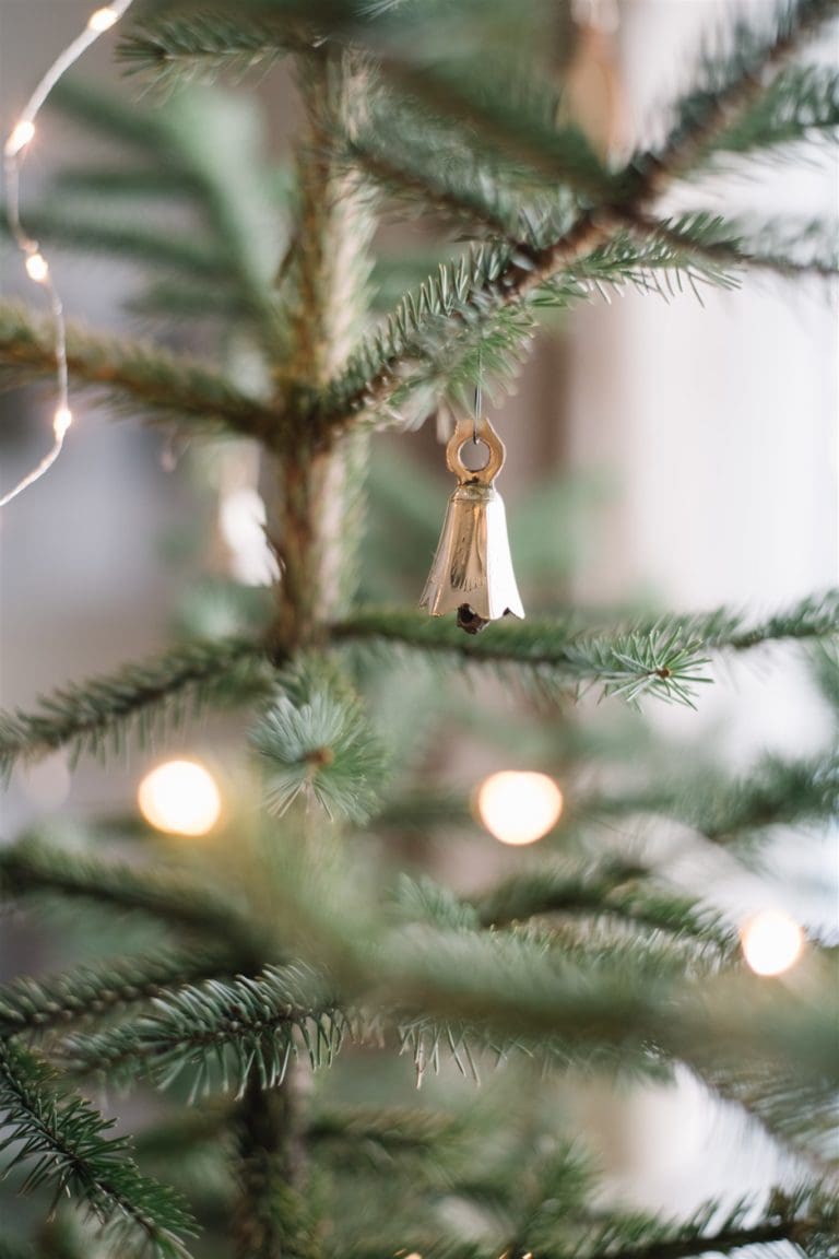 How to Decorate a Sparse Christmas Tree - The Ginger Home